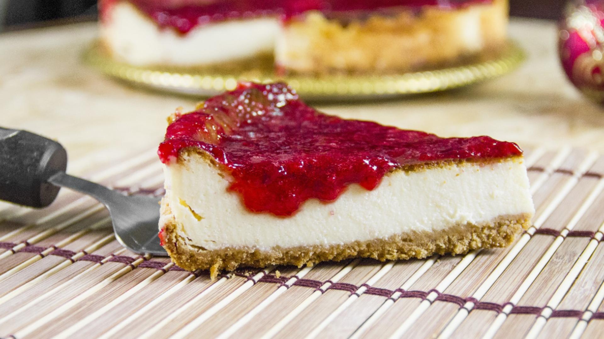 Cea mai simplă rețetă de cheesecake cu smântână. Secretele marilor ...