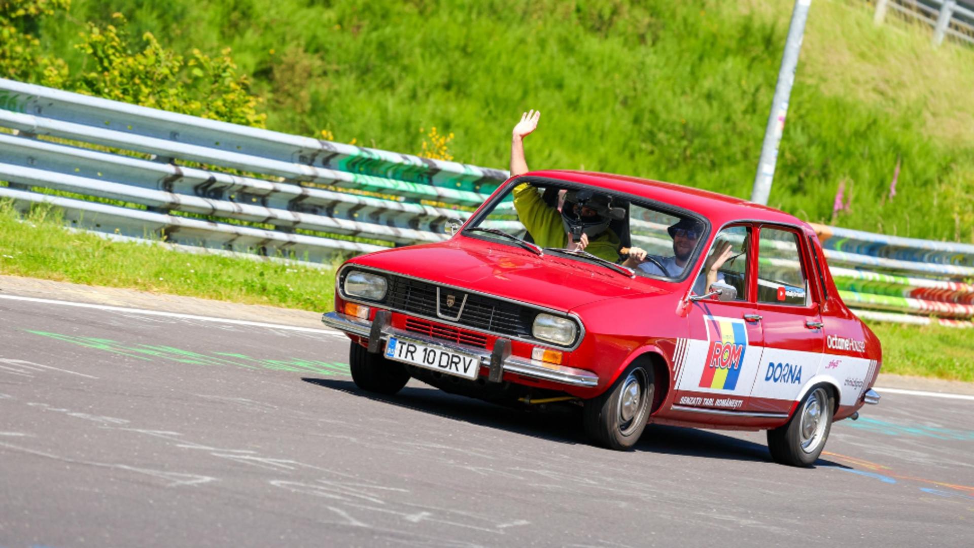 Momente inedite. Dacia 1300 pe unul dintre cele mai cunoscute circuite ...